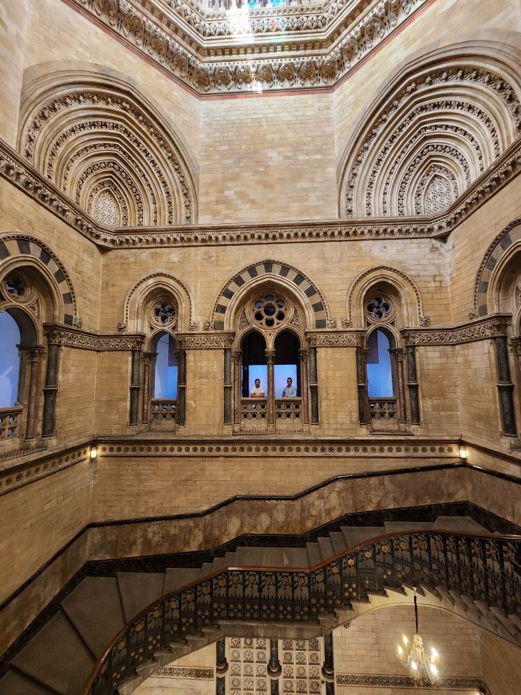 “The Crown Jewel of Mumbai”- Inside CSMT Tour – Raconteur Tours